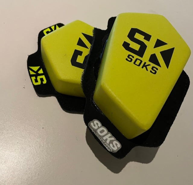 MADERA | PENTAGONO COLOR AMARILLO – SOKS | Deslizaderas